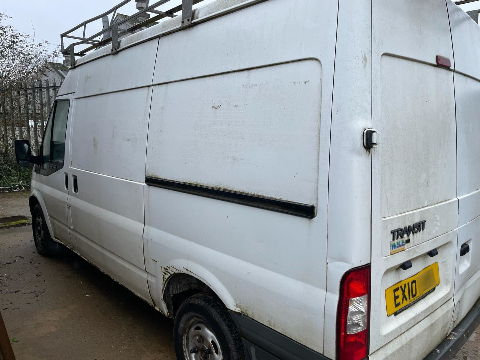 Lot 41 - 2010 Ford Transit 85 T280M FWD Panelled Van
