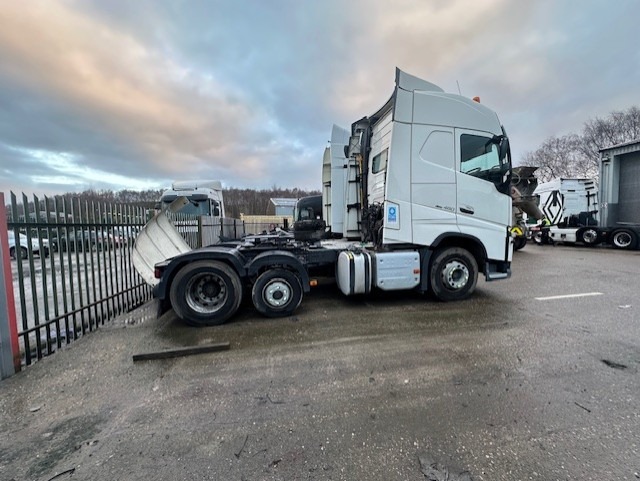 Lot 1 - 2019 (69 Plate) Volvo 6x2 Tractor Unit Euro 6