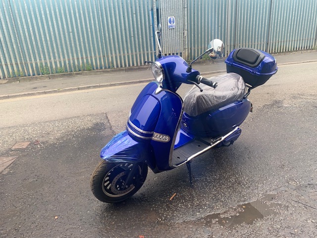 Lot 79 - 2023 Sakura JS2A Electric Motorcycle